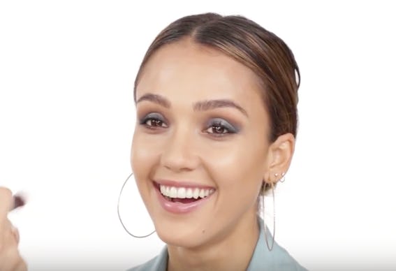 This Jessica Alba Smoky Eye Tutorial With Honest Beauty Products Is So ...