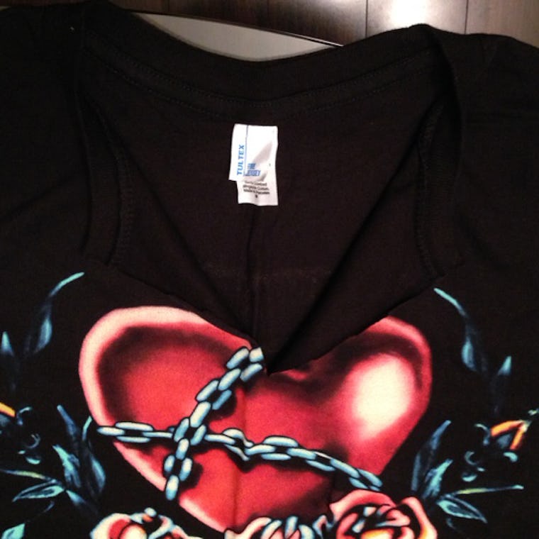 How To Cut A T Shirt So It Goes From Shapeless Blob To Super Sexy ...