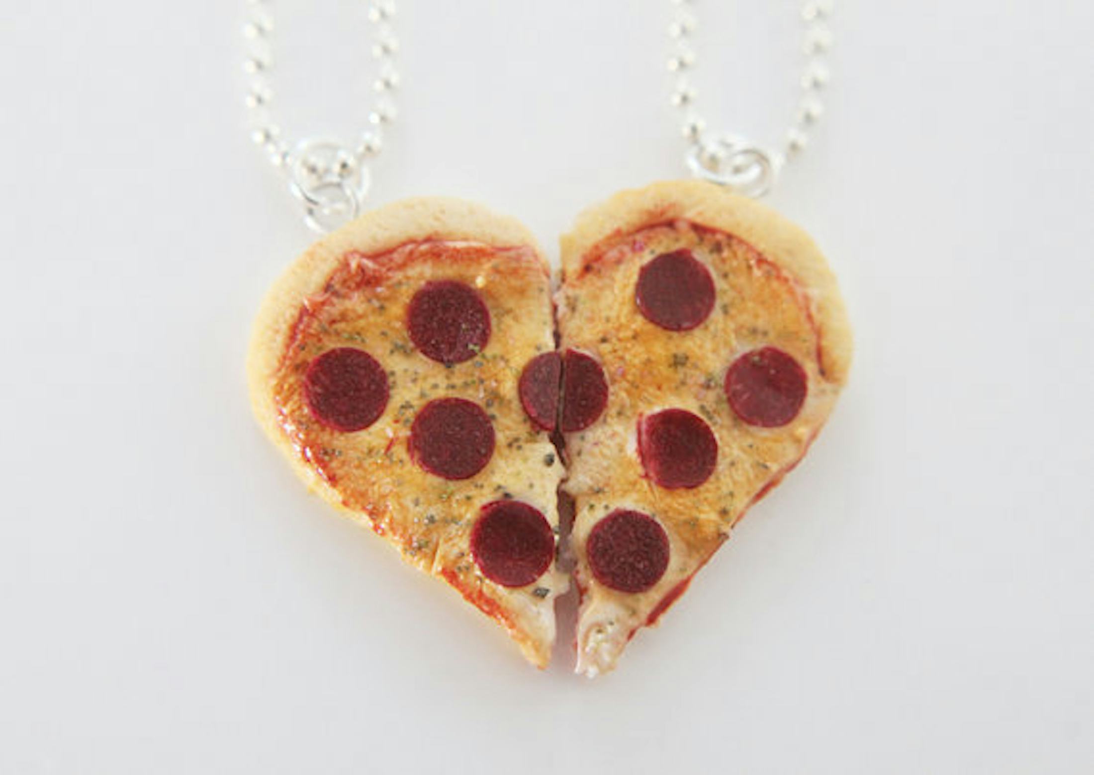 Pizza Pouch Necklace Ensures You'll Never Be Without A Slice — PHOTOS