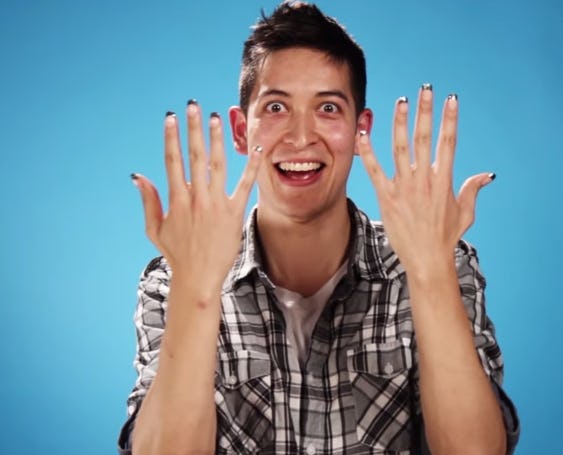 Guys Try Fake Nails And Their Reactions Are A Priceless Mix Of ...