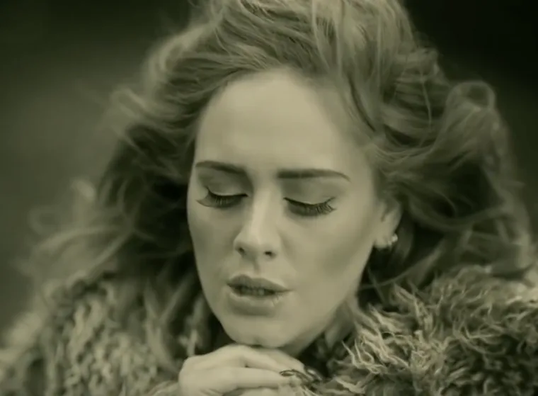 What Eyeliner Does Adele Wear In The 'Hello' Video? This Product Could ...