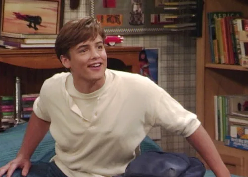 The 10 Best Dressed Guys In '90s TV Shows, From Shawn Hunter in Leather ...
