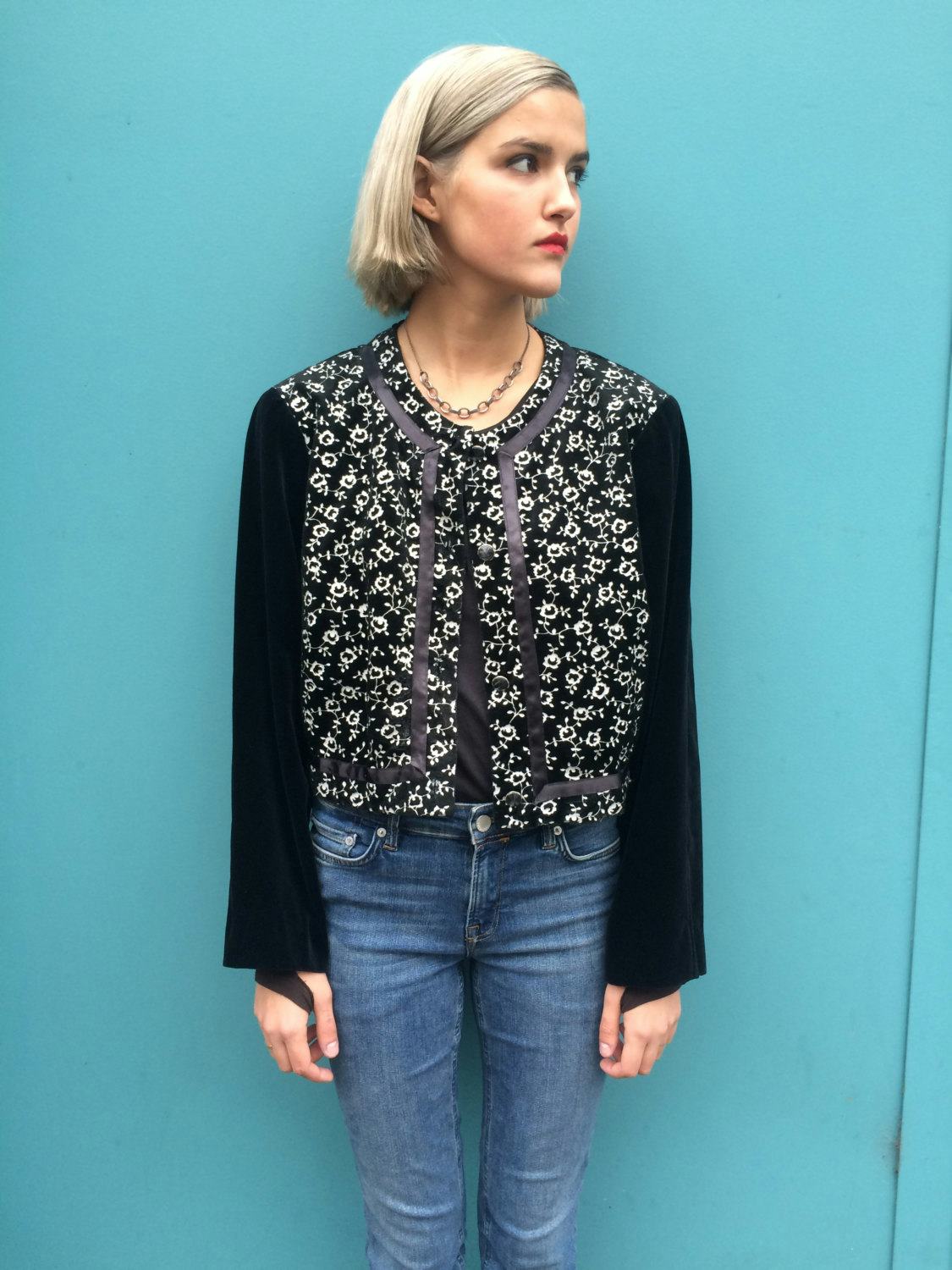 11 Weirdly Amazing Velvet Clothes & Accessories From The '90s — PHOTOS