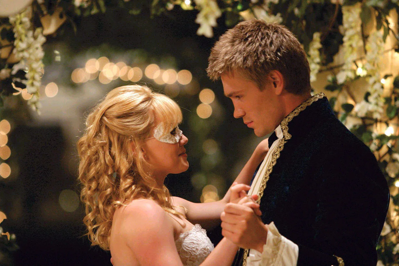 12 Items That Made A Perfect Prom Outfit In 2005 — PHOTOS