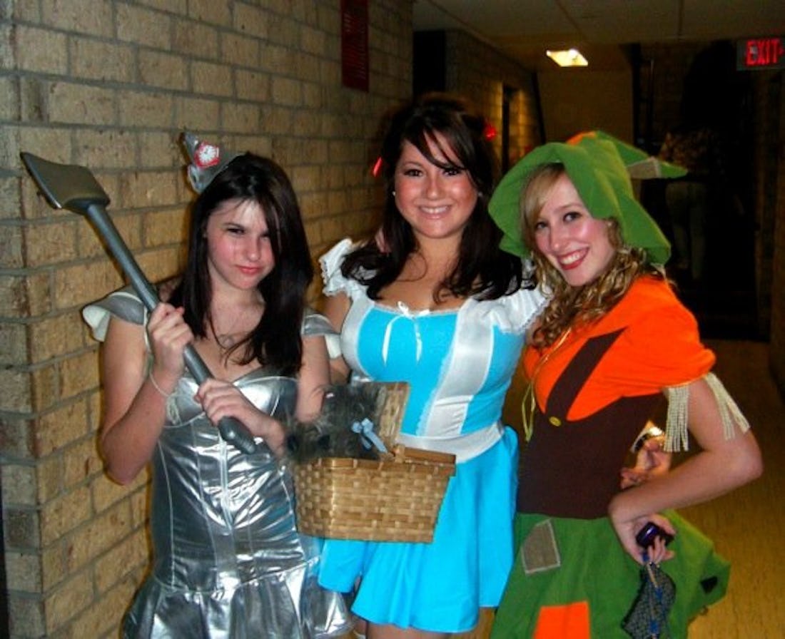 21 Cringeworthy Halloween Costumes You Wore In College That Were Still ...