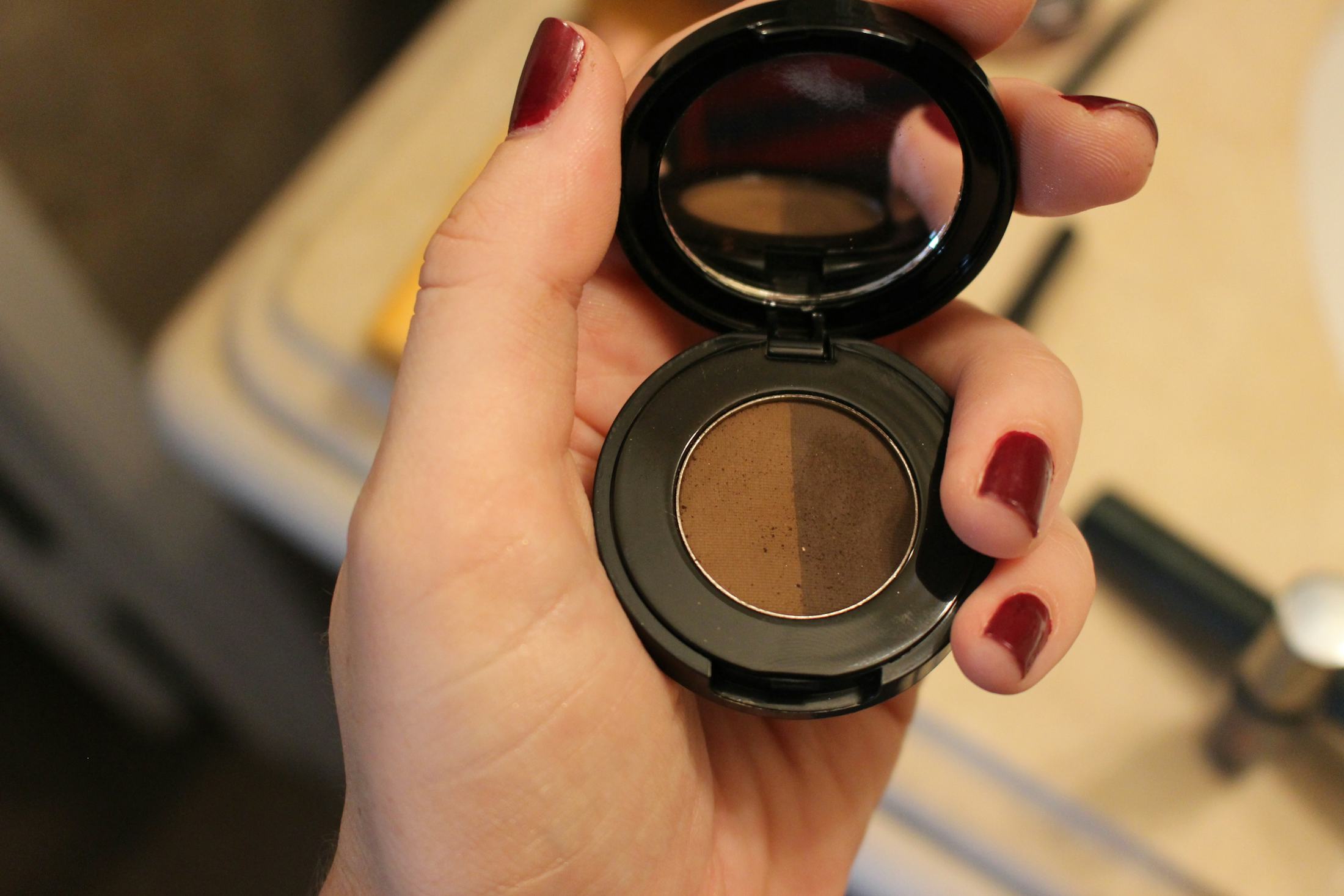 3 Makeup For Glasses Ideas For Everything From A Chic Day At The Office ...