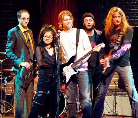 'Gilmore Girls' Reunion Adds 9 More Cast Members But Here's How It ...