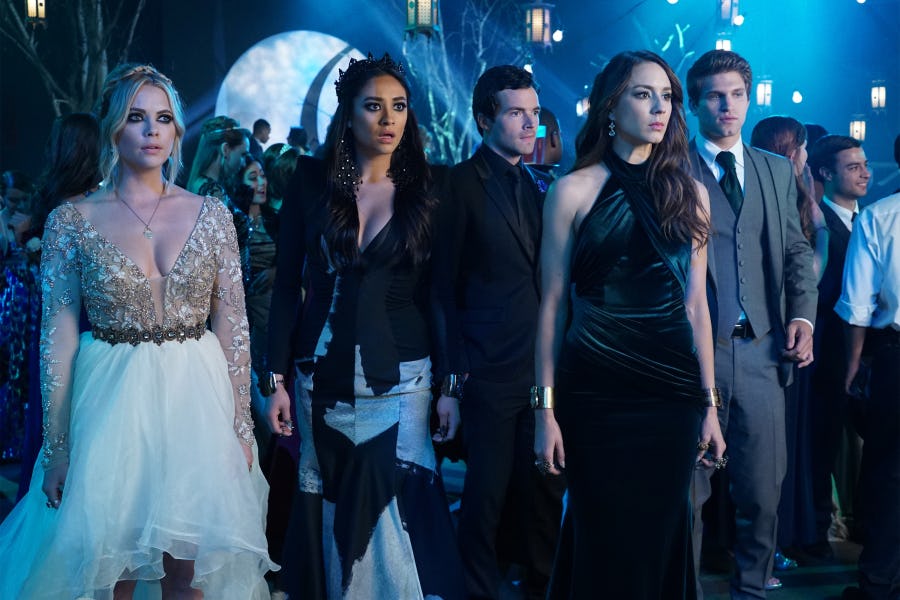 Caleb Isn't In The 'Pretty Little Liars' Prom Pictures & His Absence Is ...