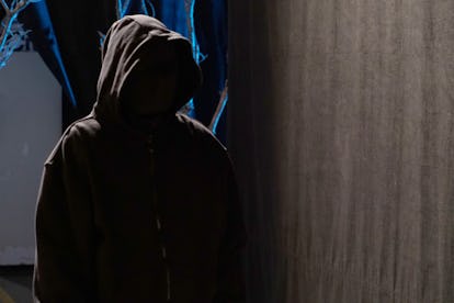 Caleb Isn't In The 'Pretty Little Liars' Prom Pictures & His Absence Is ...