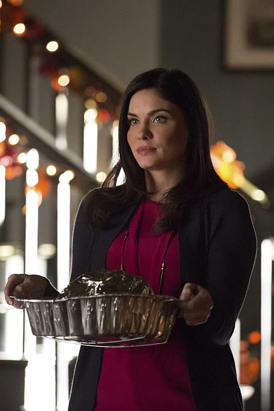 New 'Vampire Diaries' Thanksgiving Photos Prove Vampires Celebrate ...