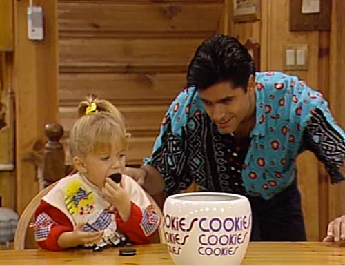 17 Unforgettable Uncle Jesse Outfits From 'Full House' That Prove John ...