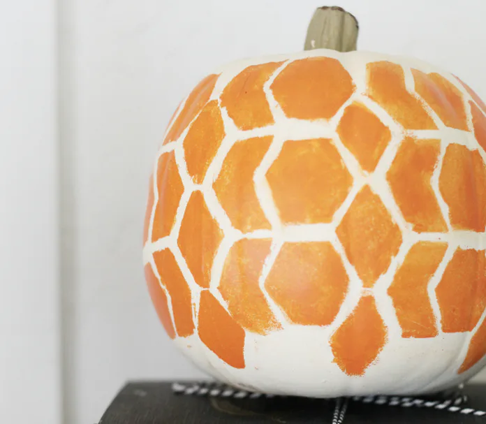 7 Pumpkin Decorating Ideas For Fall That Go Above And Beyond Your ...
