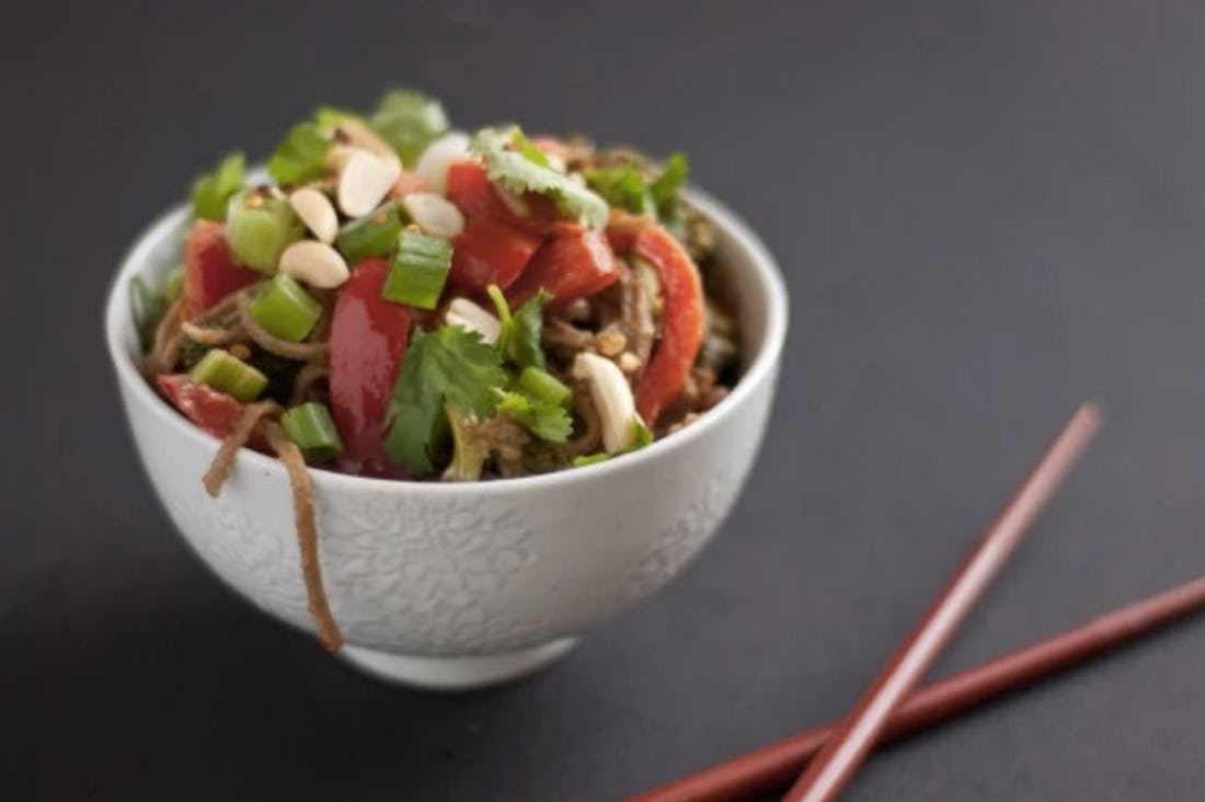 18 Easy One-Bowl Recipes That Make Mealtime A No-Brainer