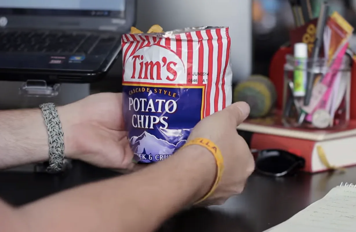 Office Food Hacks That Will Transform Your Sad, Pathetic Desk Lunch ...