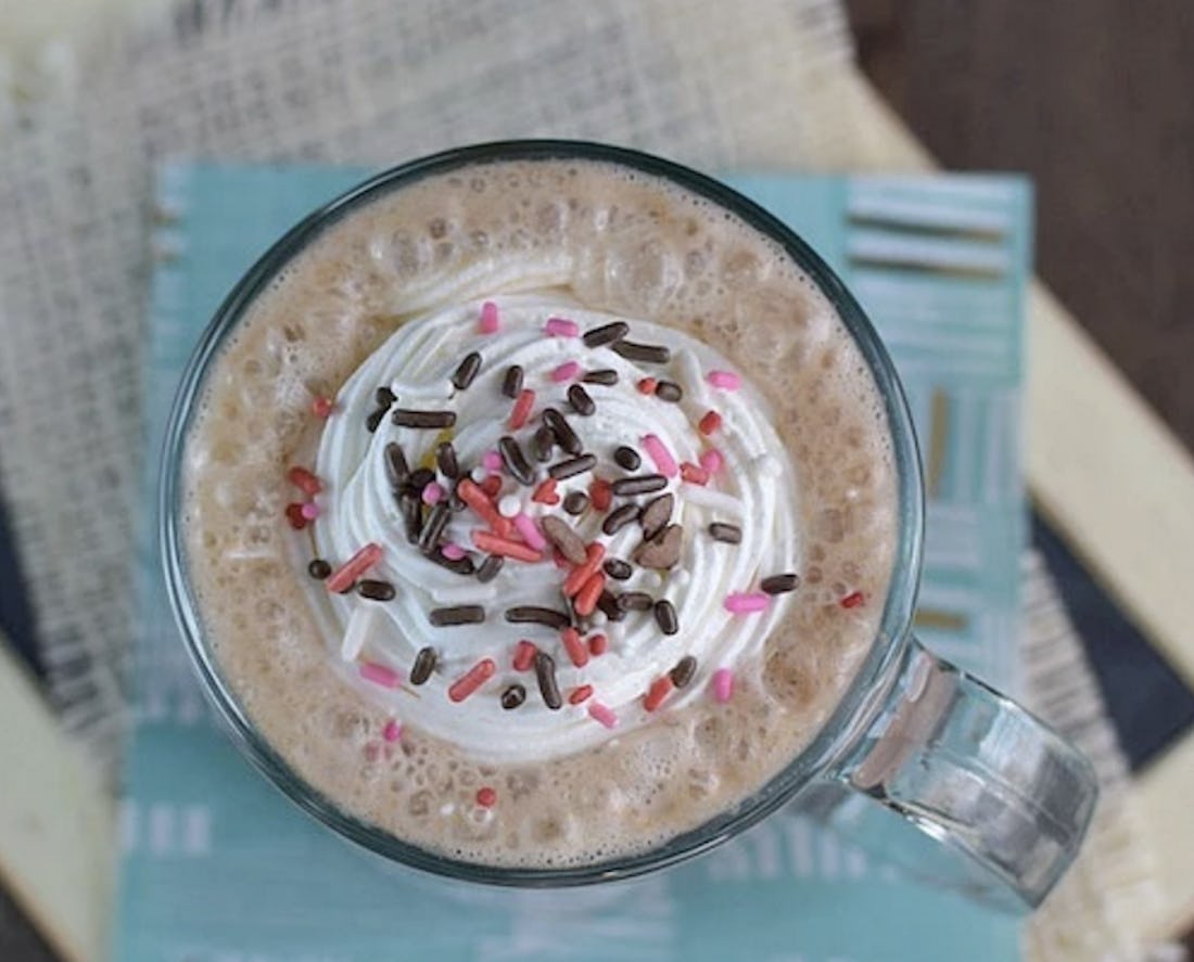 15 Holiday Latte Recipes You Can Make At Home To Keep You Cozy And ...