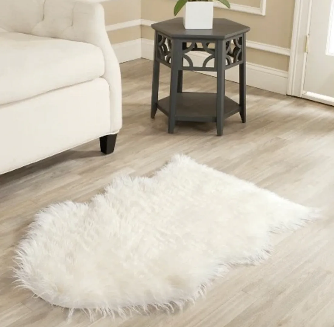 15 Faux Fur Home Decor Ideas To Make Your Space Feel Ultra Luxurious