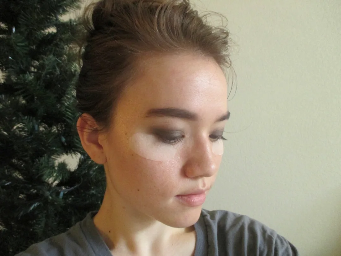 How To Prevent Eyeshadow From Falling Off So Your Makeup Stays On All ...