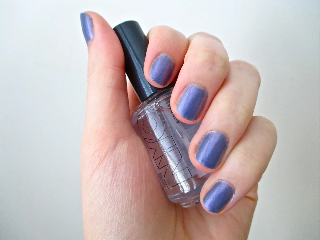 How To Make Nail Polish With Pigments For A Custom, One-Time Use Color ...