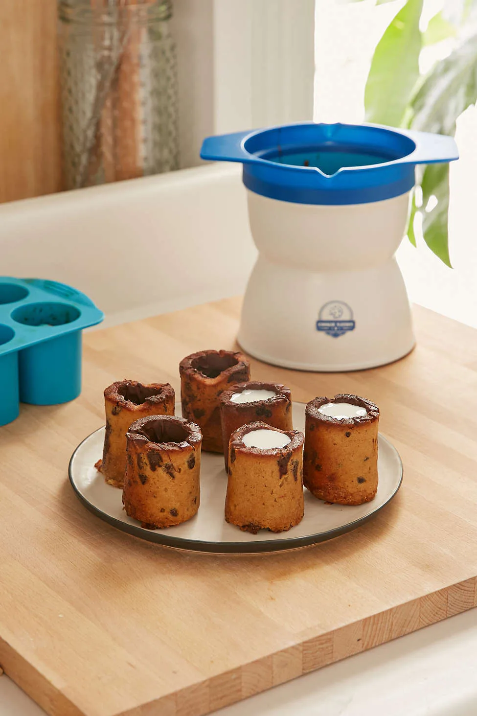 25 Food Gifts And Ideas That Are Perfect For People Who Love To Eat