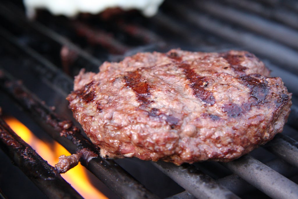 6 Easy Burger Hacks That Will Help You Win Memorial Day Weekend In The ...