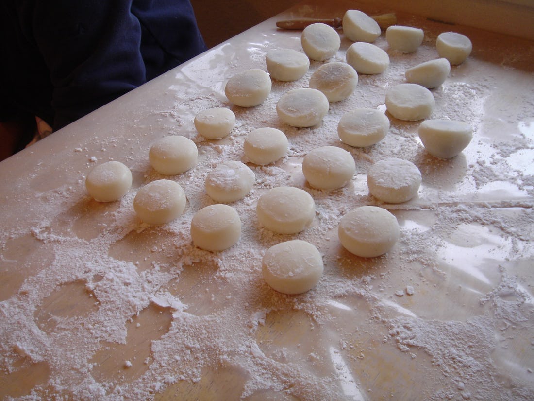 12 New Year's Eve Food Traditions From Around the World That We Can ...