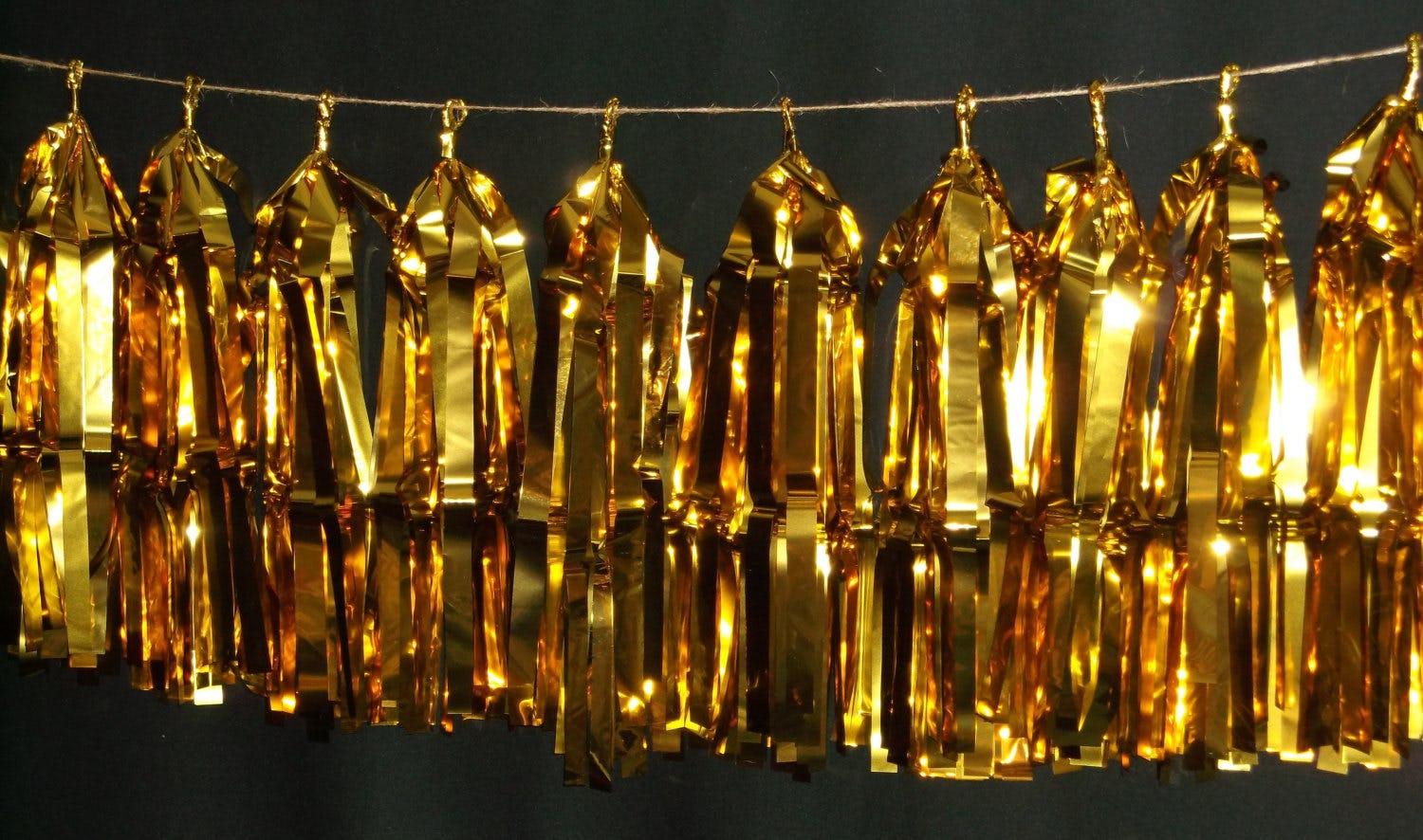 15 Prom Party Decorations That Will Guarantee Your Prom Photos Are The ...