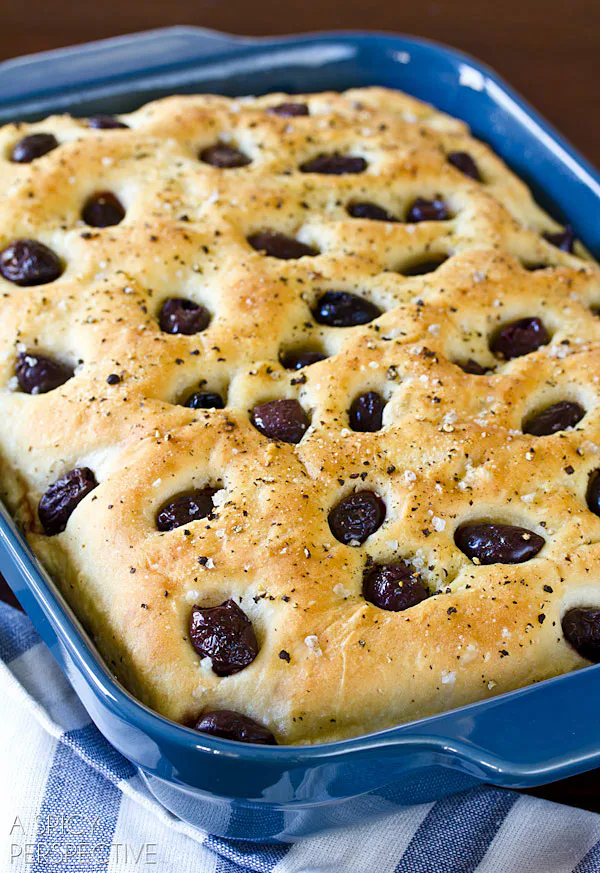17 Unique Ways To Eat Garlic Bread, Because This Savory Treat Has No Limits