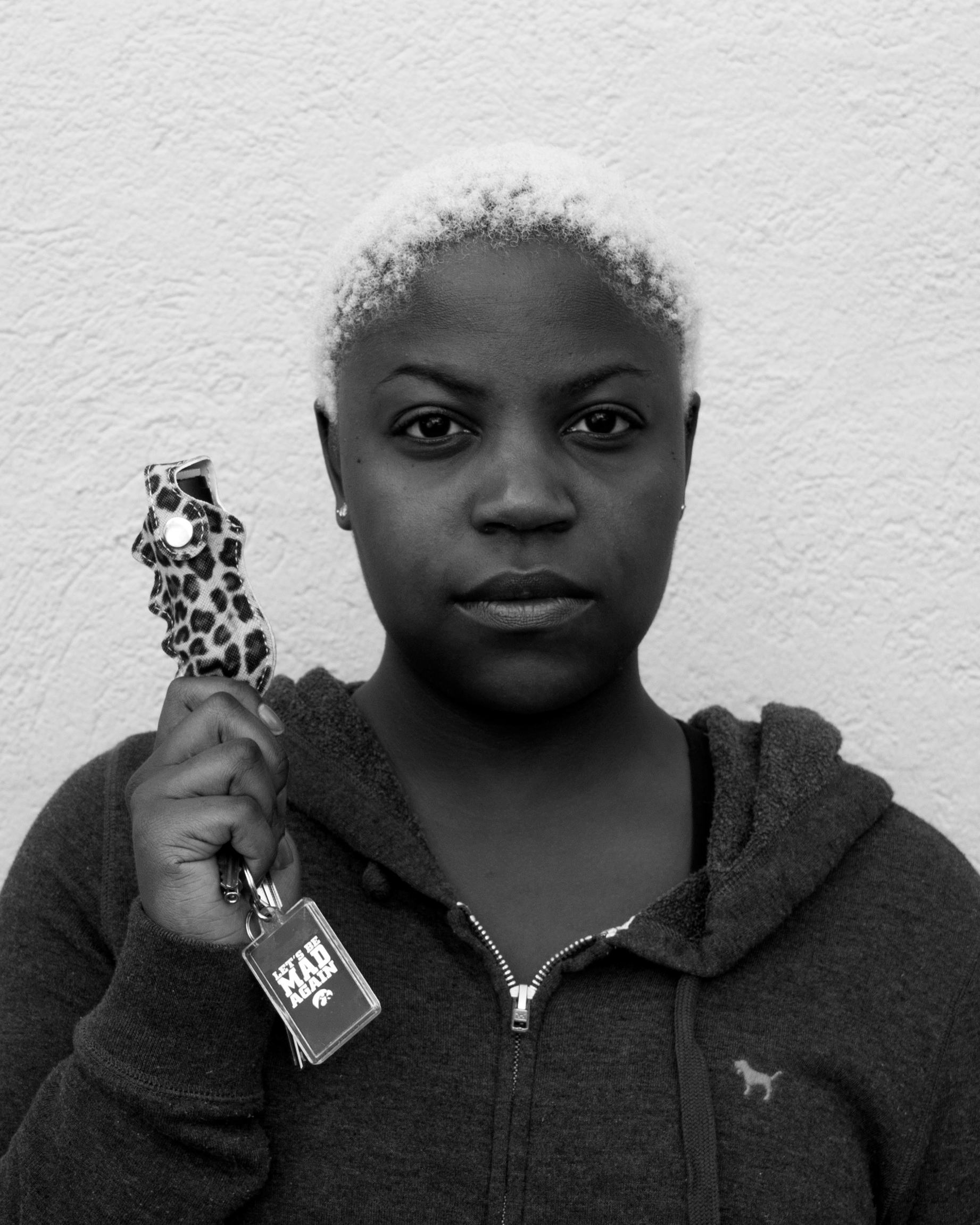 Art Student Taylor Yocom's "Guarded" Photo Series Shows How College ...