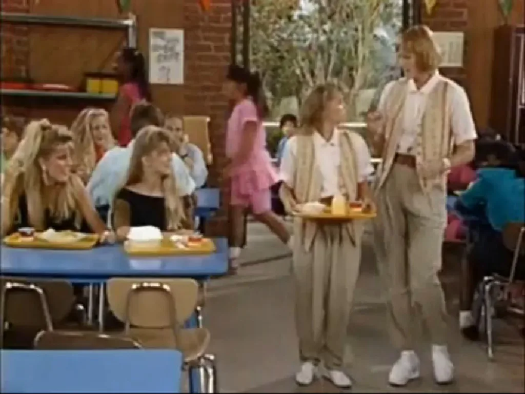 The 9 Most Outdated Looks From 'Full House' Will Make You Want To Buy ...