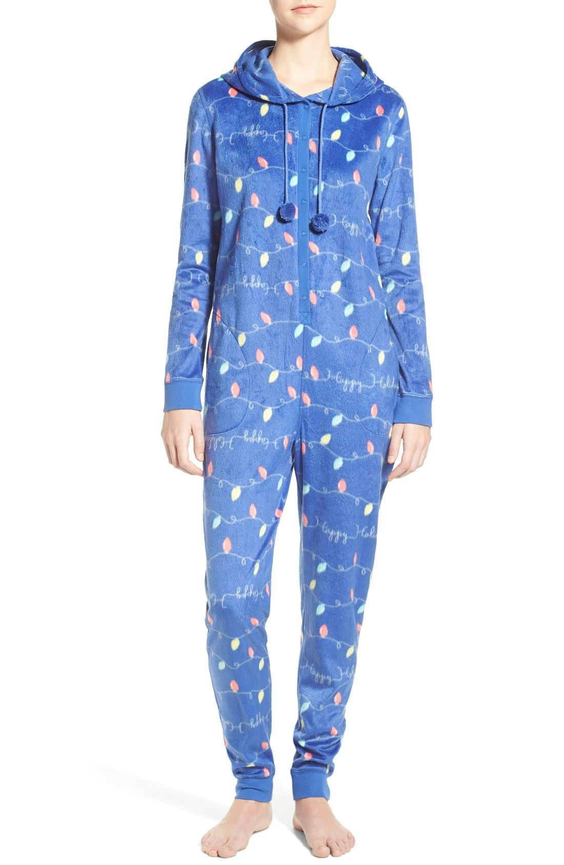 10 Cozy Onesie Pajamas To Gift Or Keep For Yourself This Holiday Season ...
