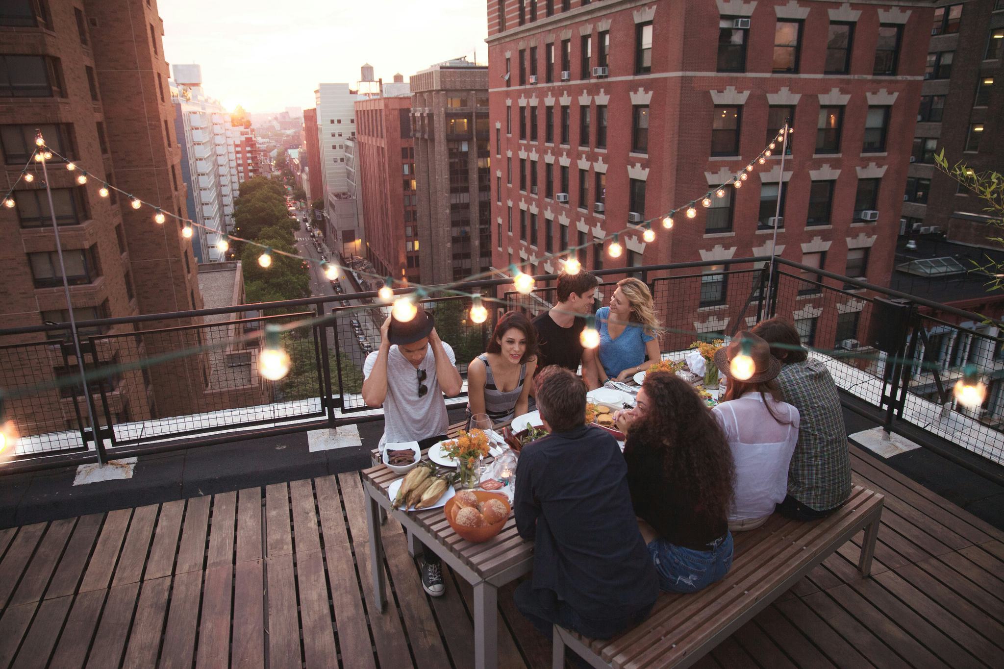 How To Turn Your Rooftop Into The Summer Oasis Of Your Dreams In 6 Easy ...