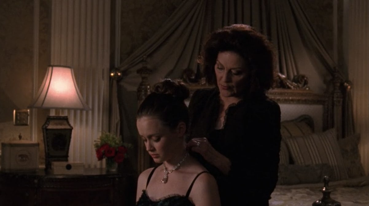 37 Emily Gilmore Moments That Prove She Should Be Your Favorite ...