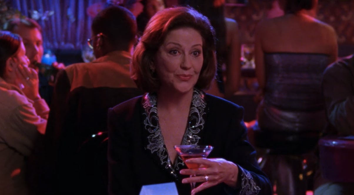 37 Emily Gilmore Moments That Prove She Should Be Your Favorite ...