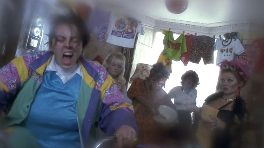 34 Baffling 'Spice World' Moments That You Probably Overlooked During ...