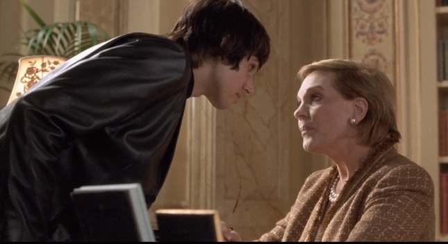 18 Moments In 'The Princess Diaries 2: A Royal Engagement' So Strange ...