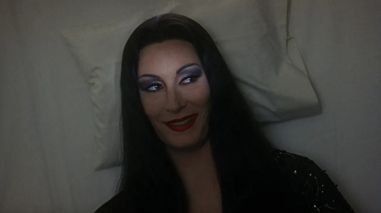 24 Things In 'Addams Family Values' You Probably Never Noticed