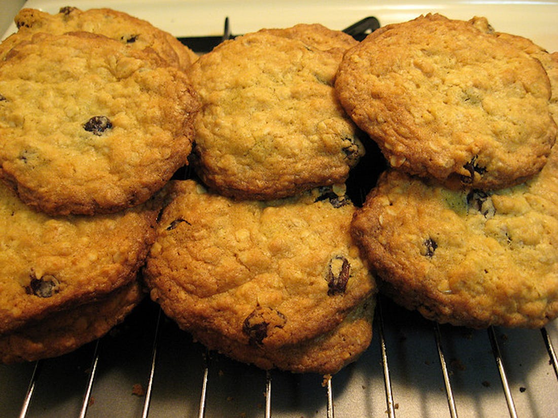 17 Christmas Cookies Ranked, Because Sugar Cookies And Ginger Snaps Are ...