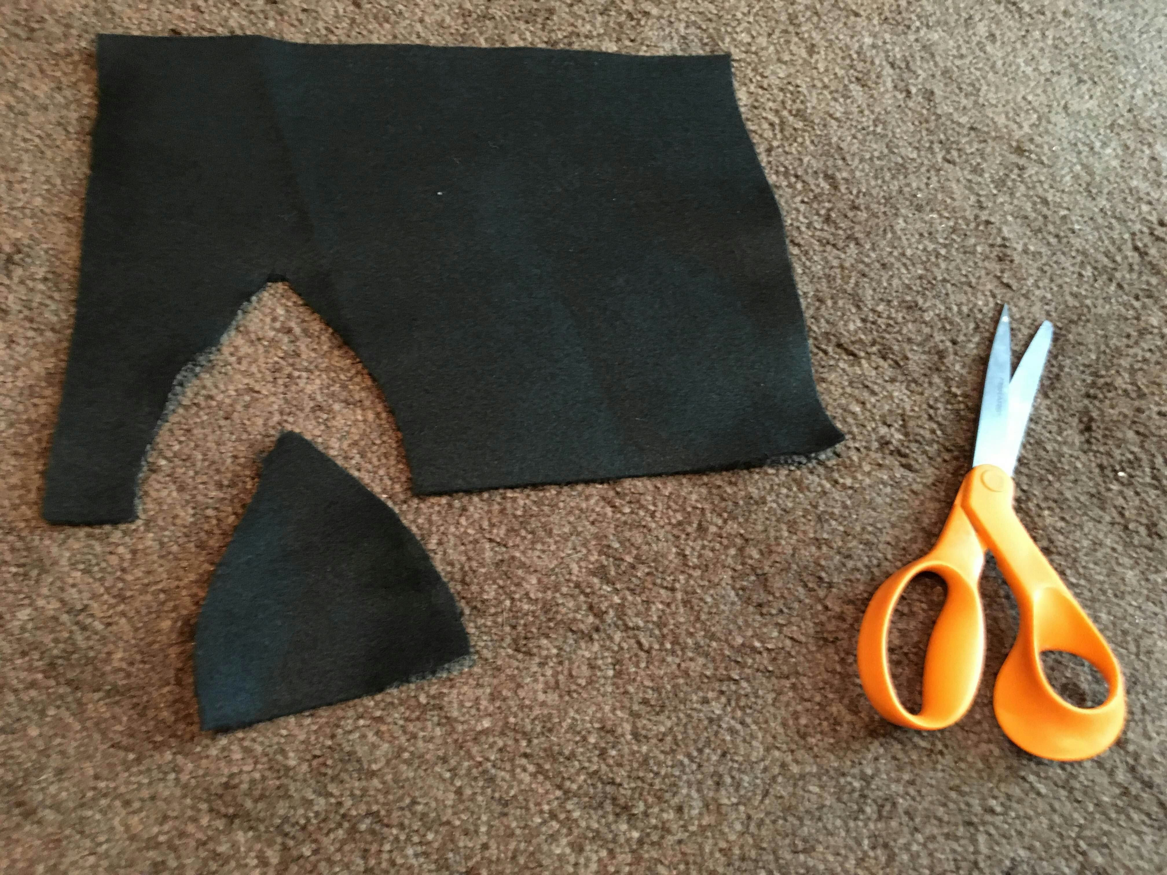 A Cat Halloween Costume Idea That's Quick And Easy To Make