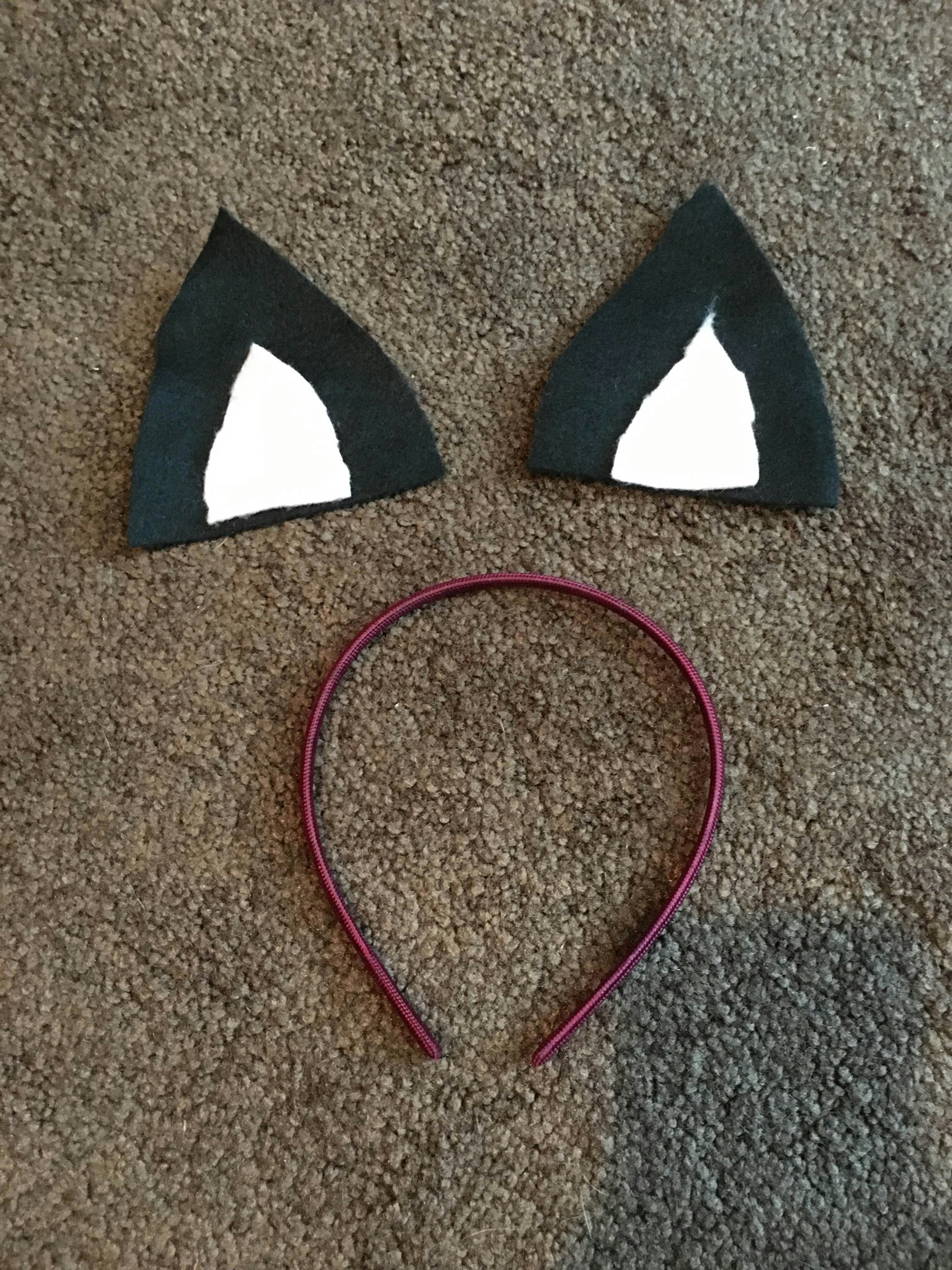 A Cat Halloween Costume Idea That's Quick And Easy To Make