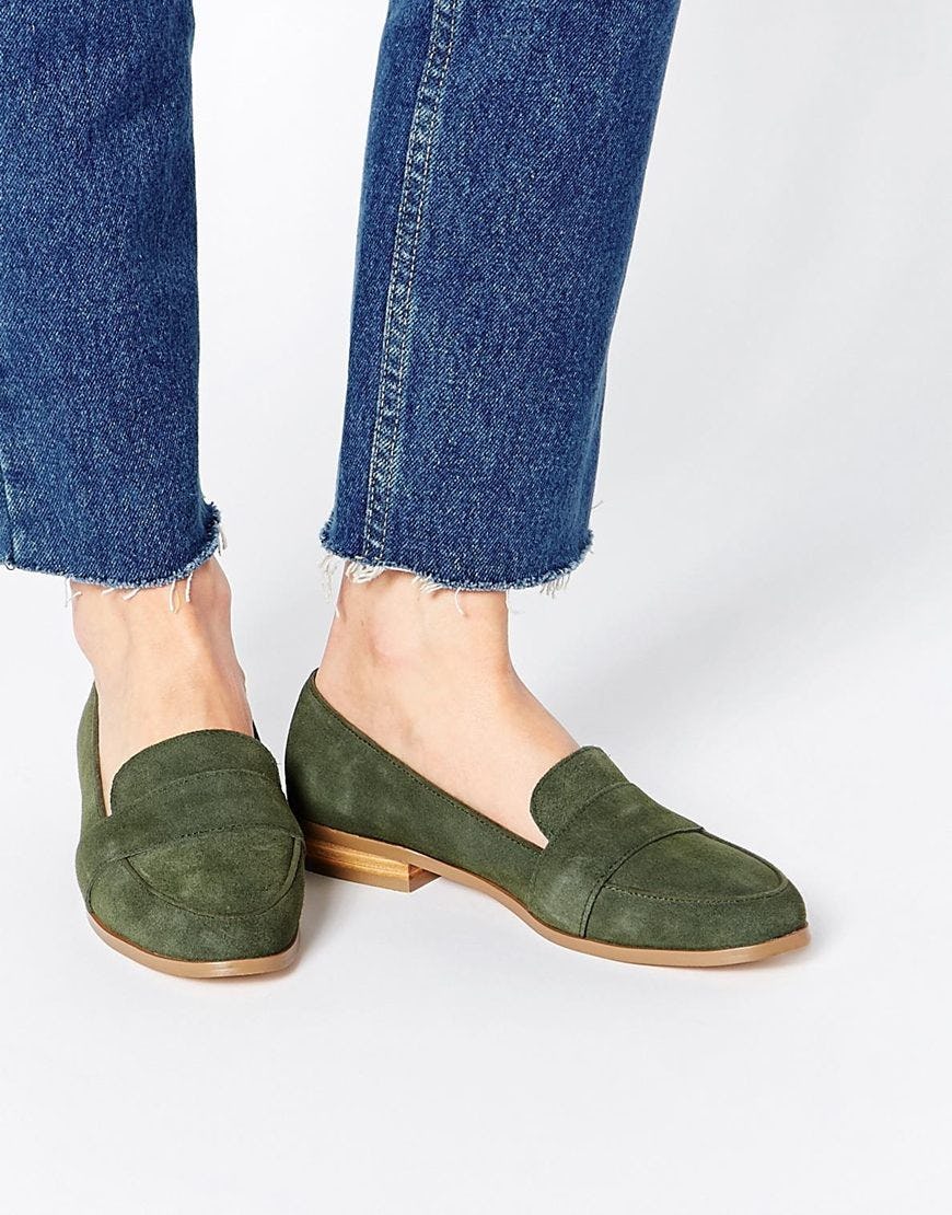 25 Trendy Flats For Fall That Won't Have You Feeling Like Your ...