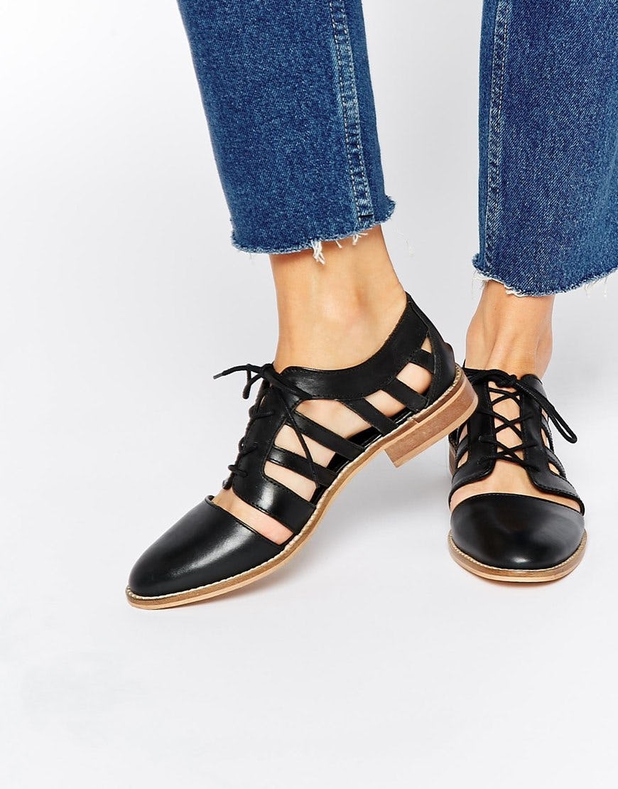 25 Trendy Flats For Fall That Won't Have You Feeling Like Your ...
