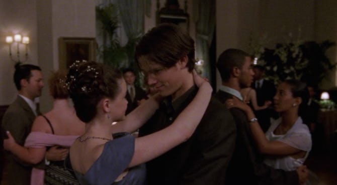 11 Things Every Girl Wanted To Wear To Prom In The 2000s