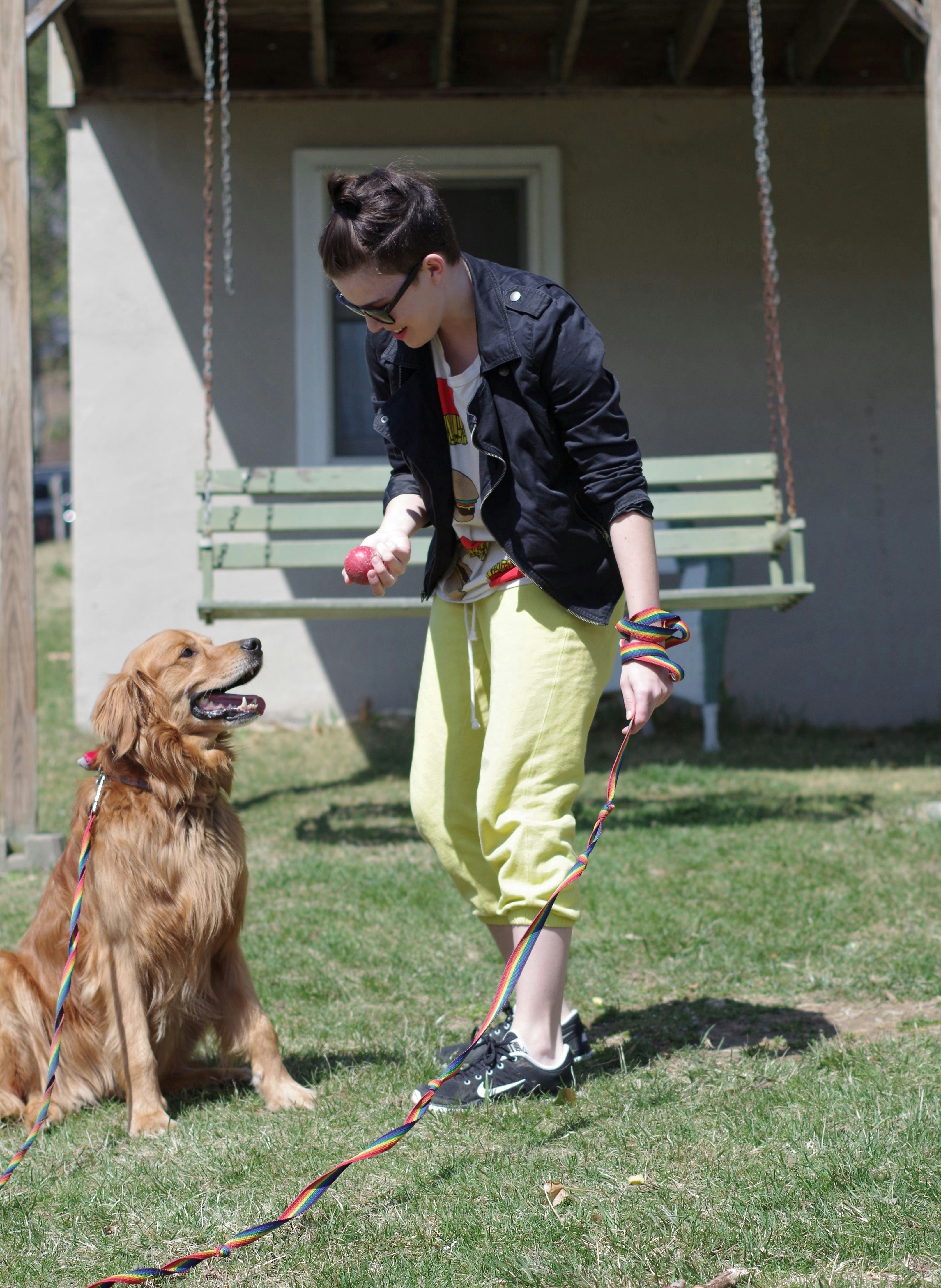 5 Cute Dog Walking Outfits for Every Kind of Outing With Your Pup