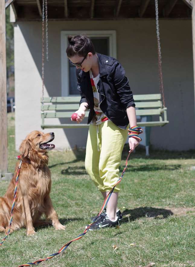 5 Cute Dog Walking Outfits for Every Kind of Outing With Your Pup