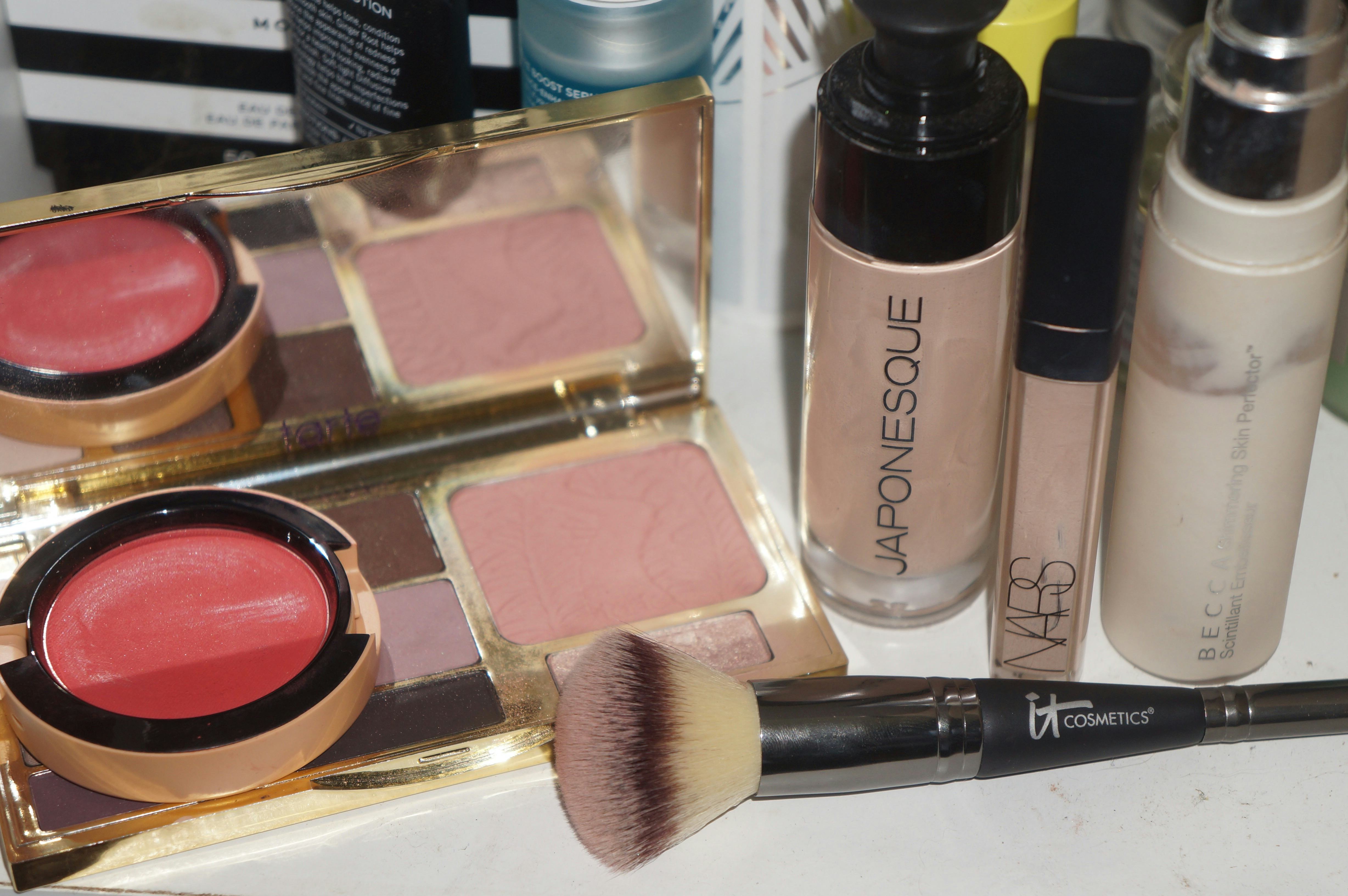 How To Wear Blush When You Have Naturally Flushed Skin — PHOTOS