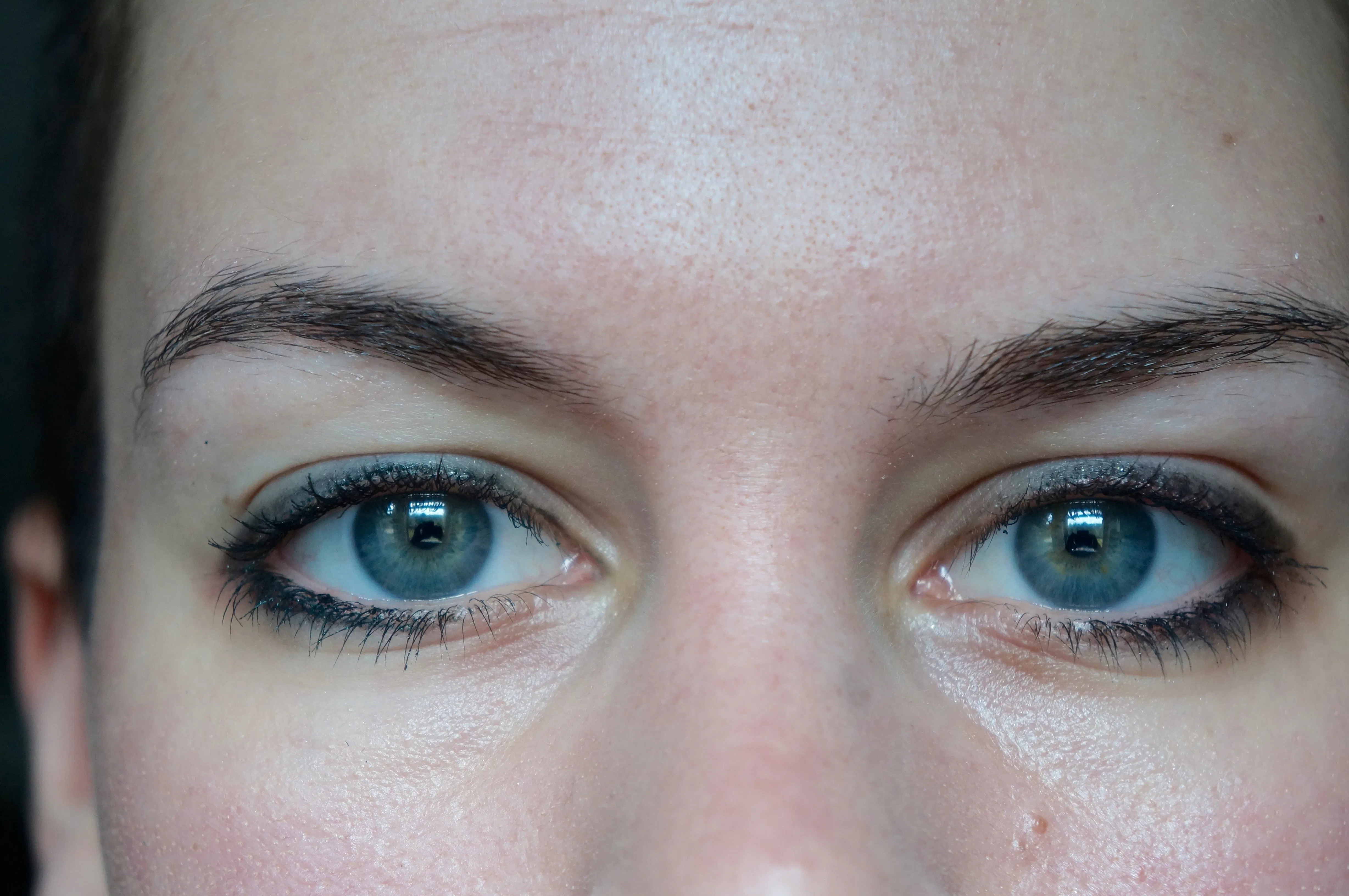 How To Pull Off The Glossy Eyelids Trend Effortlessly — PHOTOS