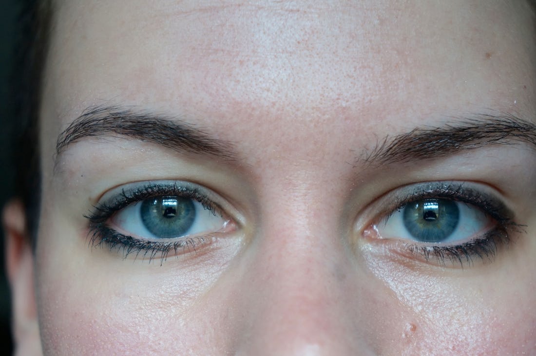 How To Pull Off The Glossy Eyelids Trend Effortlessly — PHOTOS