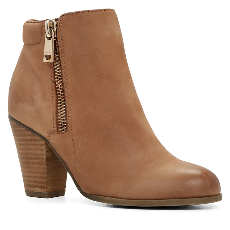 The 8 Best Boots To Wear On Campus While Braving Chilly Weather To Get ...