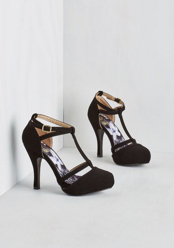 What Shoes Should You Bring To College? The 9 Essential Pairs That Need ...