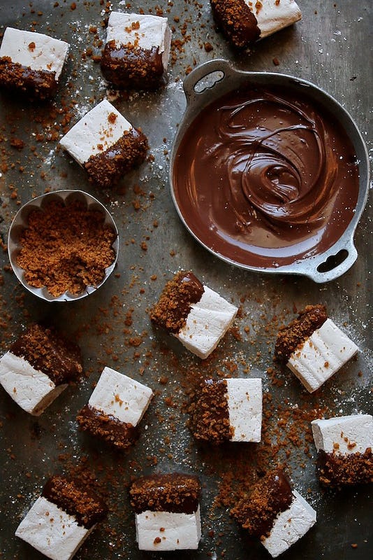 17 Easy Gingerbread Recipes To Spice Up Your Holiday Dessert Table